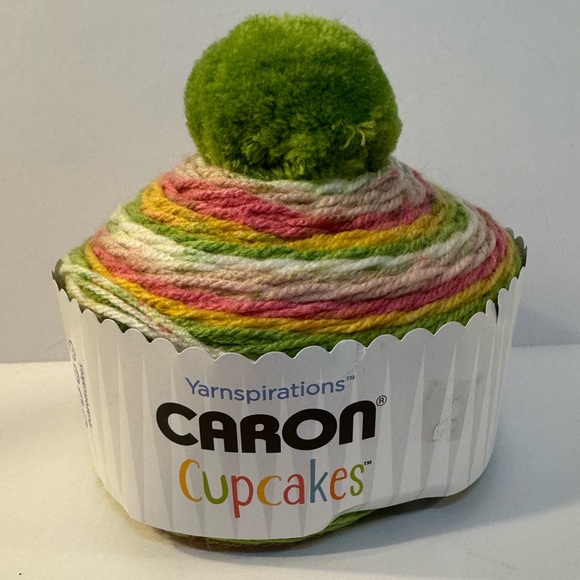 Other | 1 Cake Caron Cupcake Strawberry Kiwi Pop | Poshmark